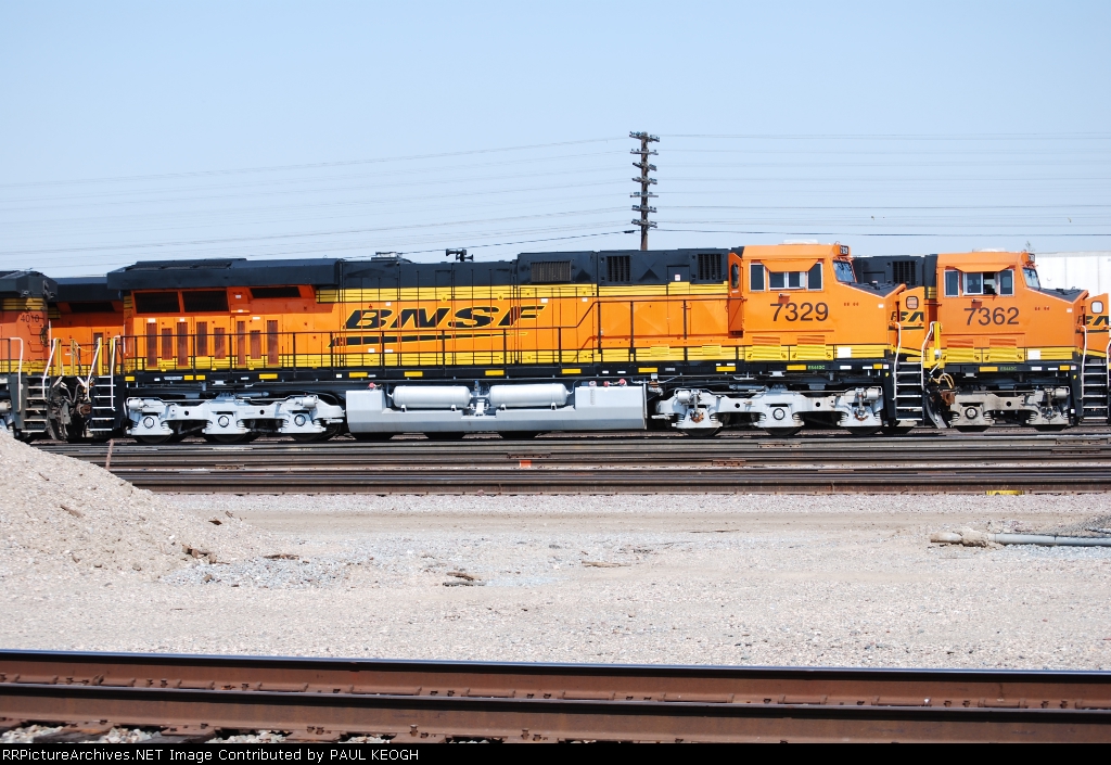 Side shot of BNSF 7329 and BNSF 7362 at the BNSF Fresno yard.